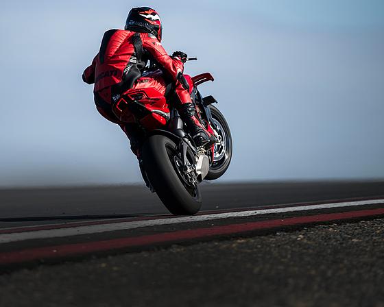 Ducati — Steetfighter V2 S